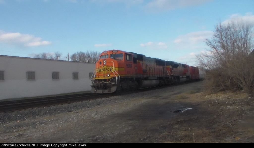 BNSF 9989 LEADS CSX q501